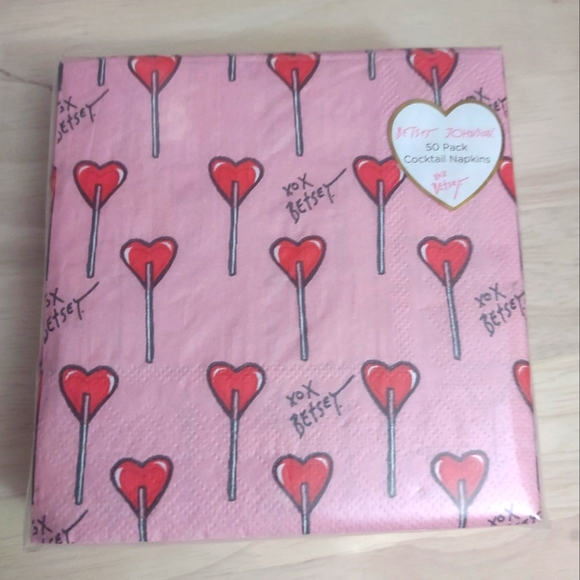 Betsey Johnson | Party Supplies | Betsey Johnson Heart Lollipop Pink ...